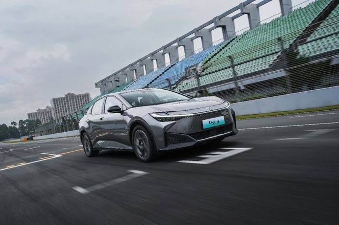 单月爆卖5836辆！一汽丰田bZ3扛起合资新能源大旗_搜狐汽车_搜狐网