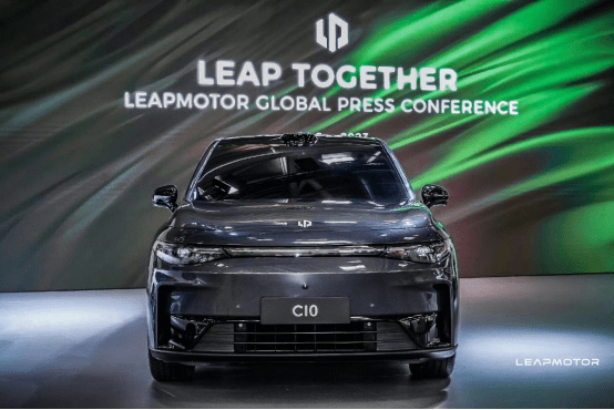 产品出海到技术合作 零跑发布LEAP3.0架构及首款全球车型_搜狐汽车_搜狐网