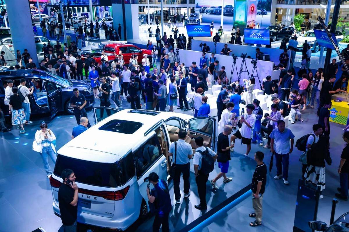 首款3DHT的智能电混MPV，1200KM续航只是常规操作_搜狐汽车_搜狐网