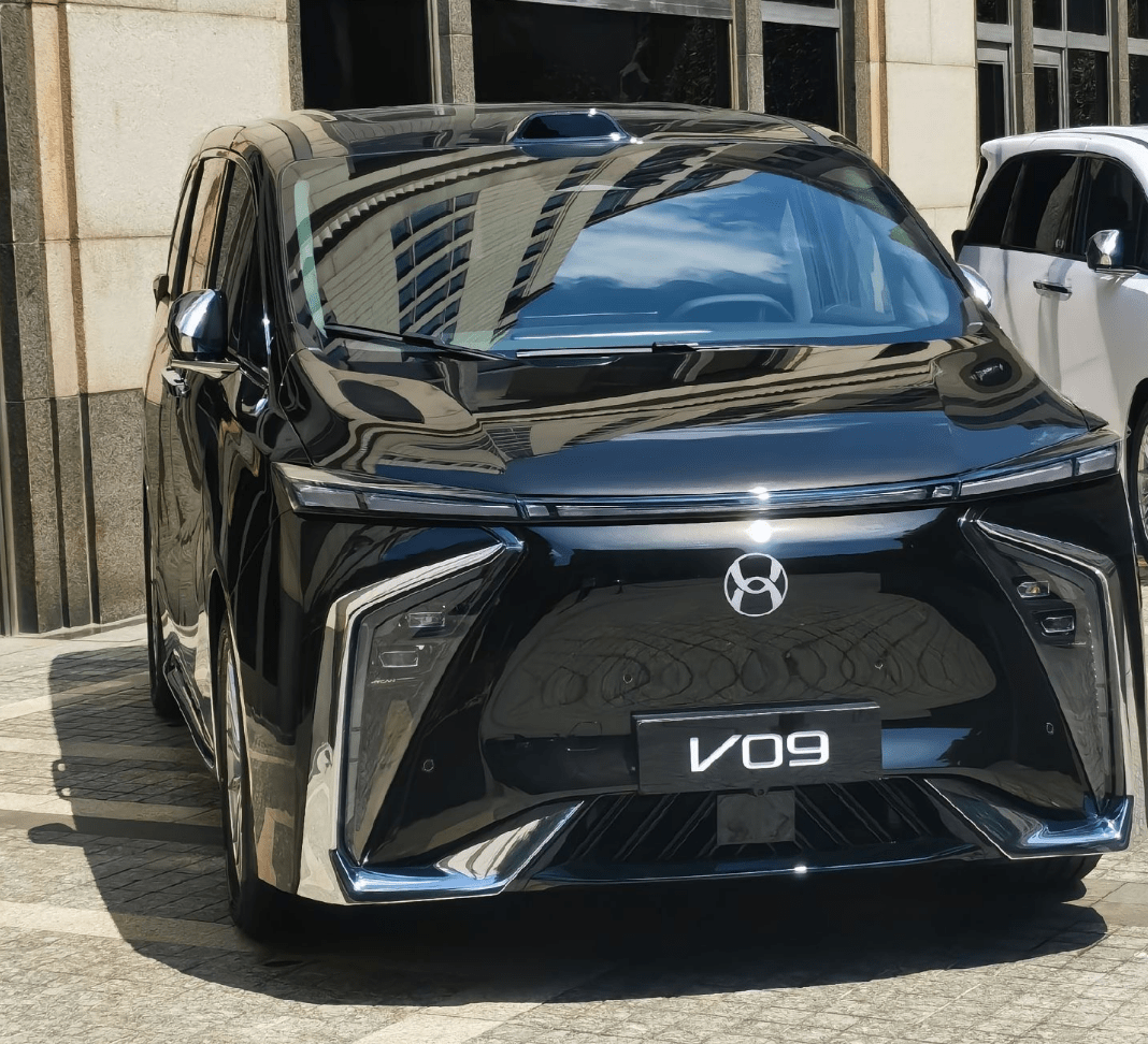 合创V09现身街头，雷克萨斯LM既视感，配激光雷达，还看腾势D9？_搜狐汽车_搜狐网