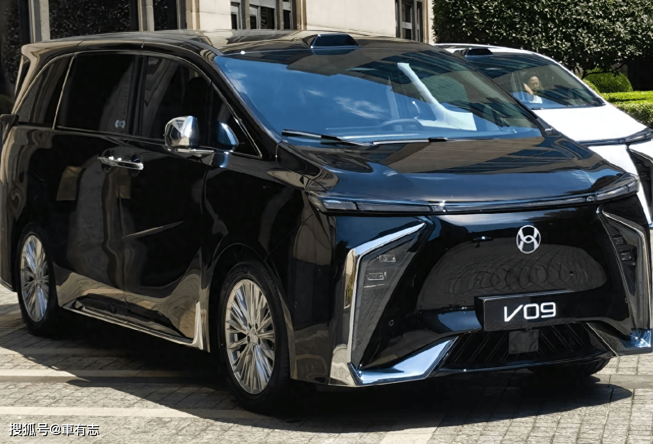 合创V09实车现身，外观霸气，预售32万起，叫板腾势D9_搜狐汽车_搜狐网
