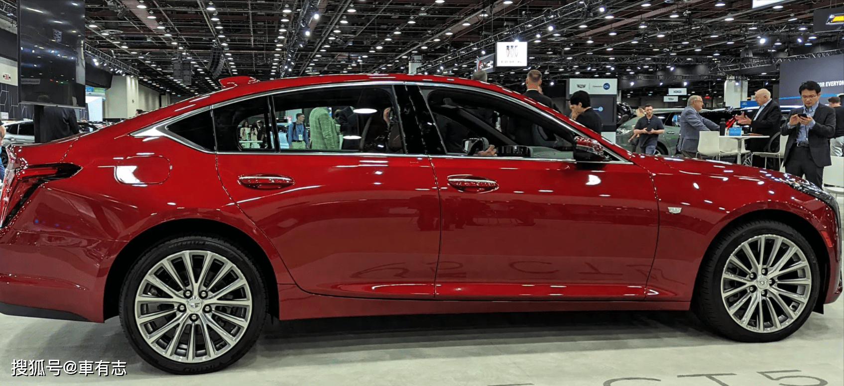 新款凯迪拉克CT5首发，颜值大涨，内饰高级，1.5T/2.0T两种动力_搜狐汽车_搜狐网