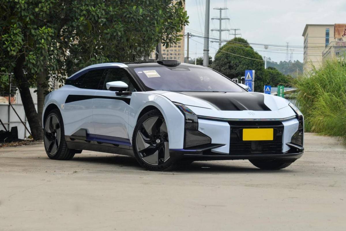 售价61万起，续航705km+3.8秒破百，还是对开门，实拍高合HiPhi Z_搜狐汽车_搜狐网