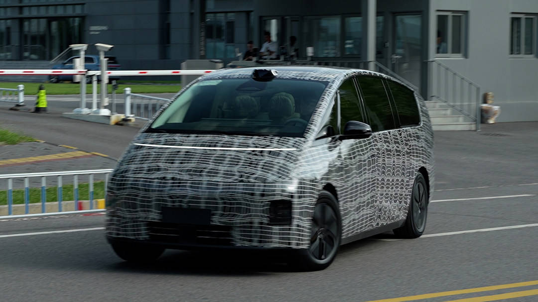 外观神似高铁车头？理想全新MPV曝光 基于800V平台打造！_搜狐汽车_搜狐网