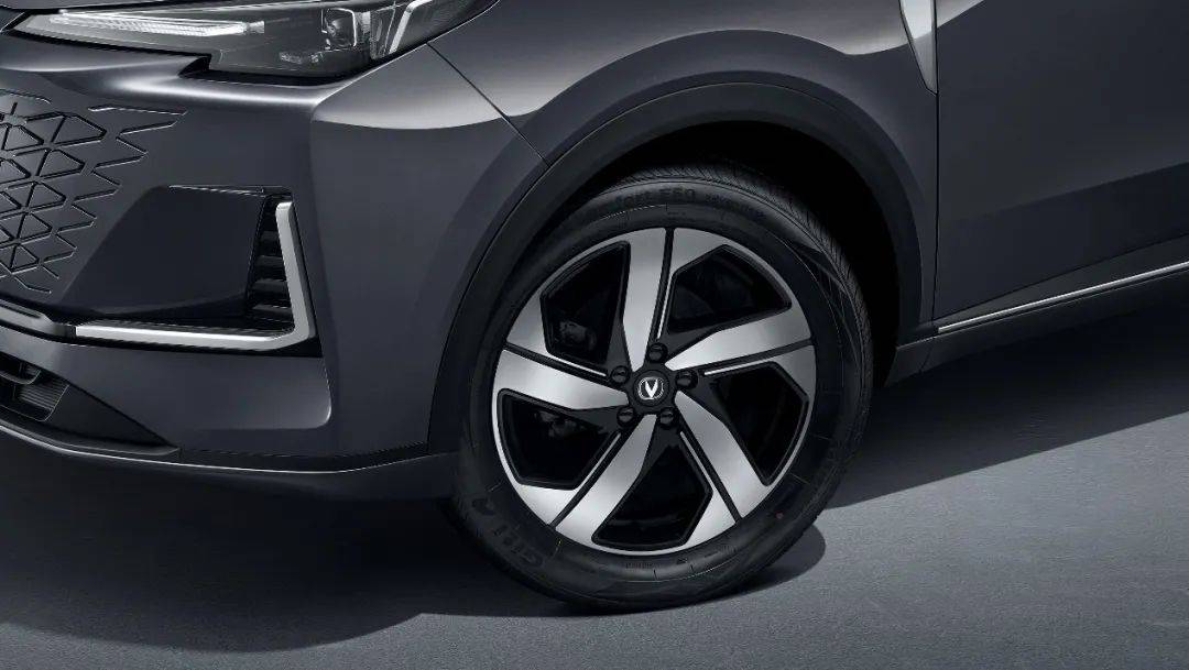 9.99万起，第三代长安CS55 PLUS上市！_搜狐汽车_搜狐网