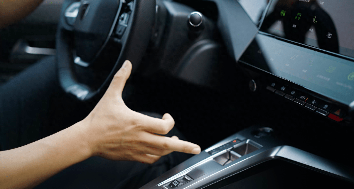 【标致408X长测10】乍看不咋地，但i-Cockpit是真牛！_搜狐汽车_搜狐网