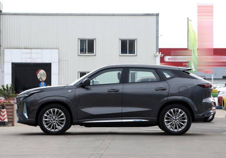 适合全家出游的电混SUV怎么选？蓝电E5比欧尚Z6 iDD胜出的不只是7座_搜狐汽车_搜狐网