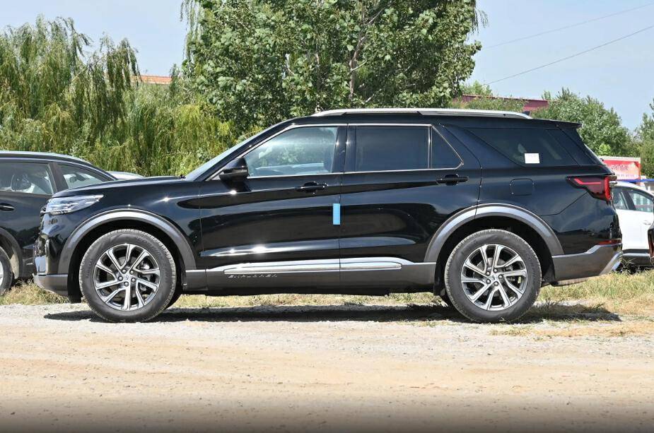 美式中大型SUV首选，轴距3025mm，标配2.3T+10AT，实拍福特探险者_搜狐汽车_搜狐网