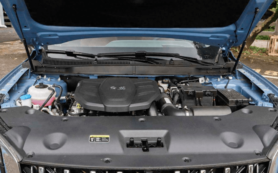 豪华再上新台阶，配2.0T+8AT，红旗HS5将奢华与科技完美融合_搜狐汽车_搜狐网