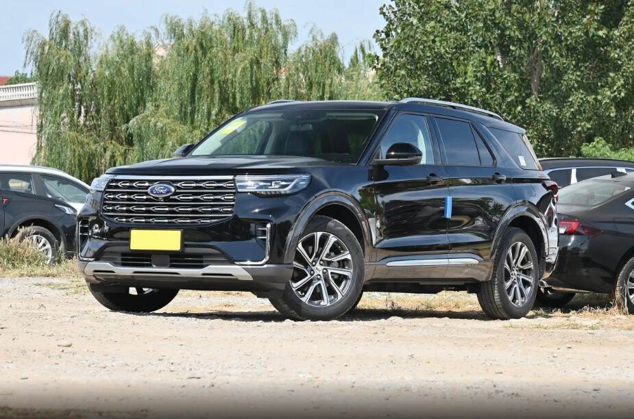 美式中大型SUV首选，轴距3025mm，标配2.3T+10AT，实拍福特探险者_搜狐汽车_搜狐网