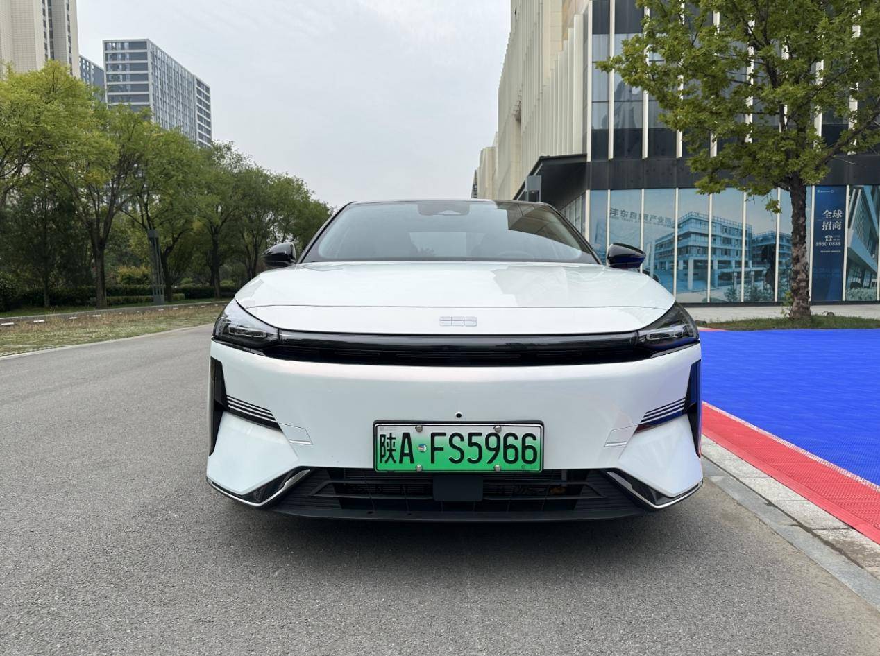 2023款银河L6，双穹顶天窗、墨镜遮阳板，390马力插混轿车_搜狐汽车_搜狐网