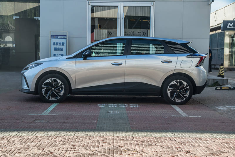 限时售11.58万！纯电小车MG4 EV出海冠军版适合谁？_搜狐汽车_搜狐网