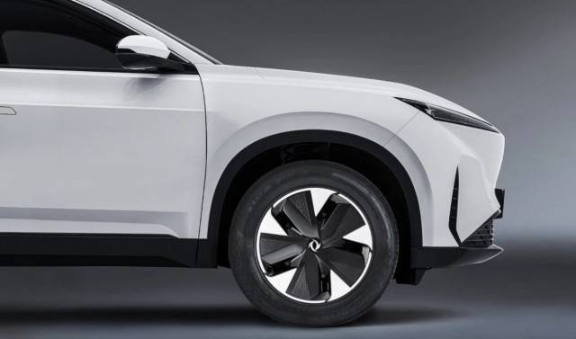 东风风神SKY EV01官图曝光 定位中型SUV 续航445公里_搜狐汽车_搜狐网