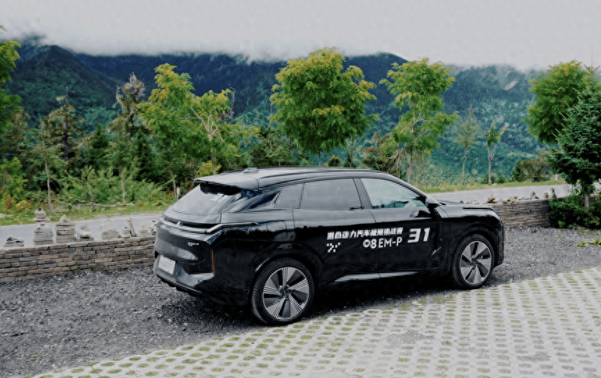 超级实力，领克08 EM-P获2023混合动力汽车极限挑战赛双料冠军_搜狐汽车_搜狐网