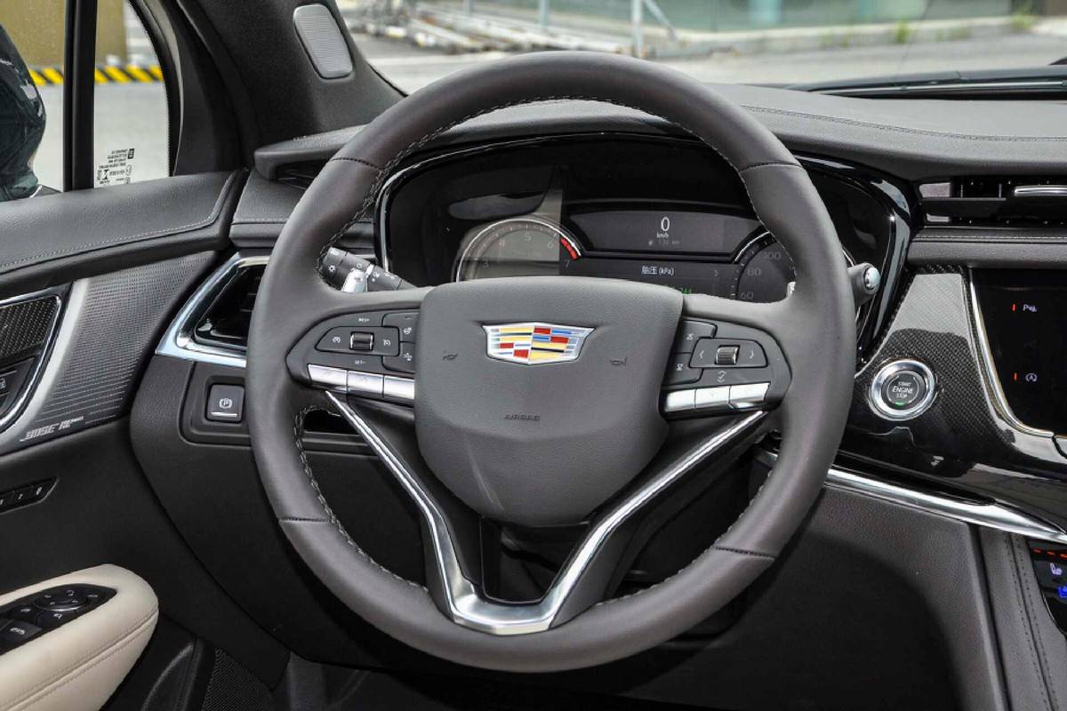 全系2.0T+48V轻混+9AT，三排大6/7座，舒适不逊BBA，凯迪拉克XT6_搜狐汽车_搜狐网