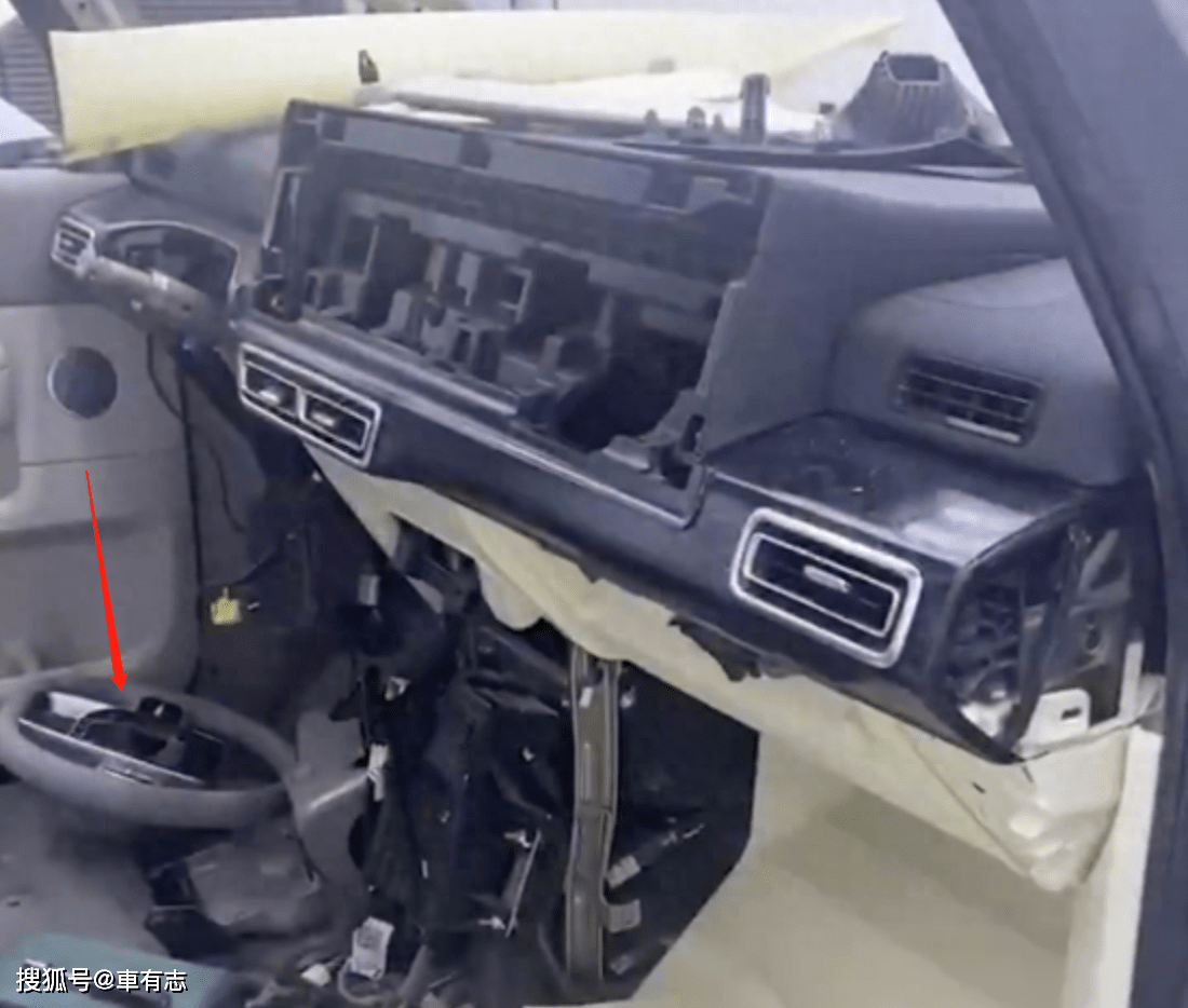 理想MEGA实车曝光，外观科幻，尺寸超腾势D9，800V+4C麒麟电池_搜狐汽车_搜狐网