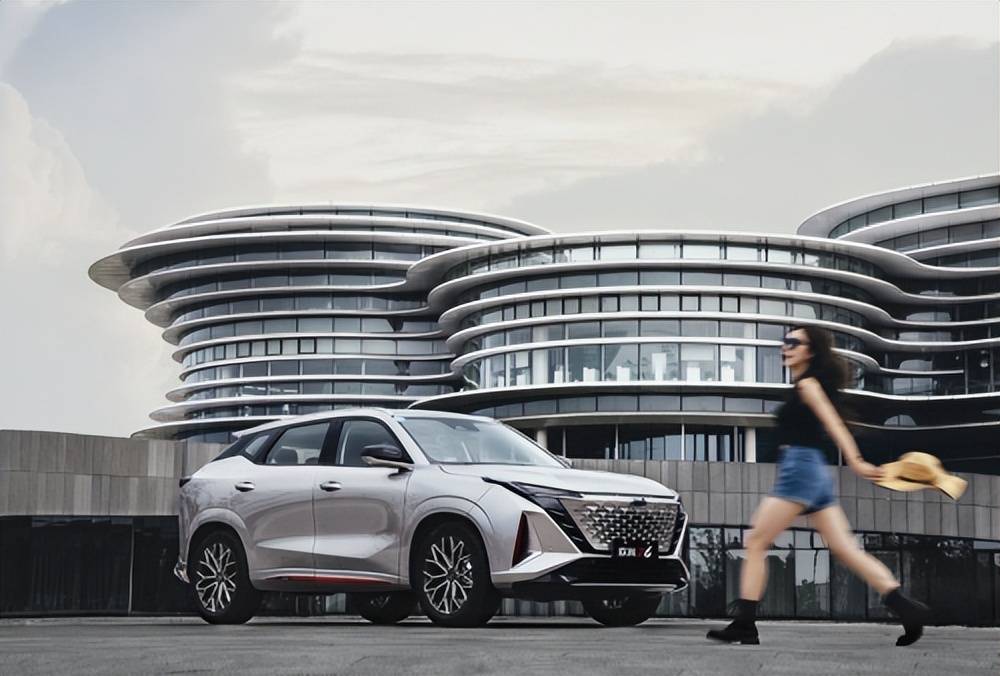 10万级SUV长安欧尚Z6和锋兰达告诉你：燃油时代从未结束_搜狐汽车_搜狐网