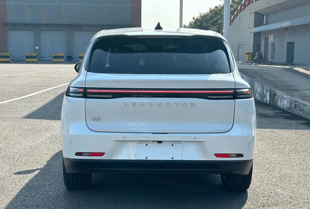 零跑C10提前曝光：走理想L6的路，让L6无路可走？_搜狐汽车_搜狐网