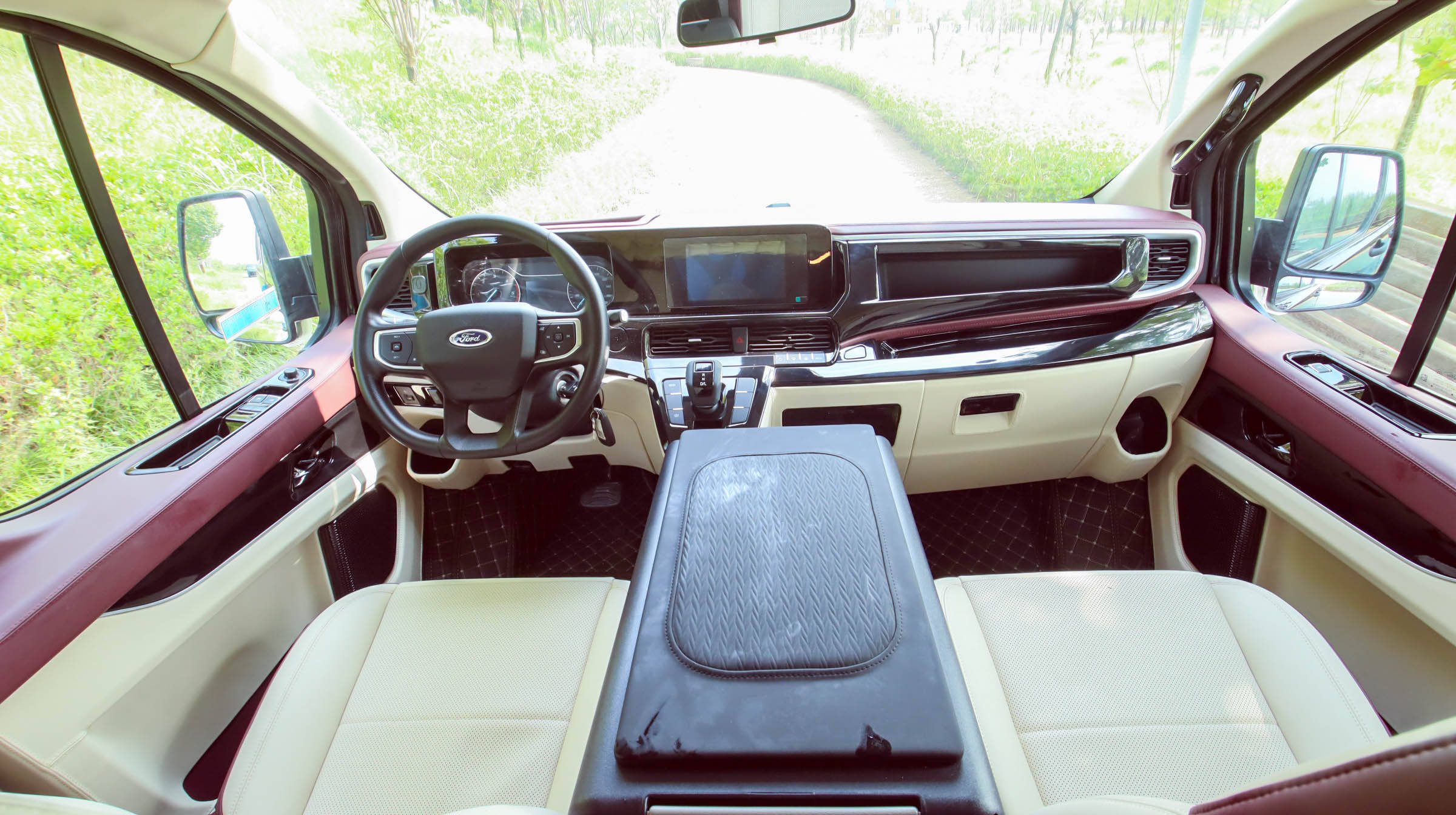 福特新全顺V362底盘,趣蜂B670和B680房车助力商务接待与家庭自驾!_搜狐汽车_搜狐网