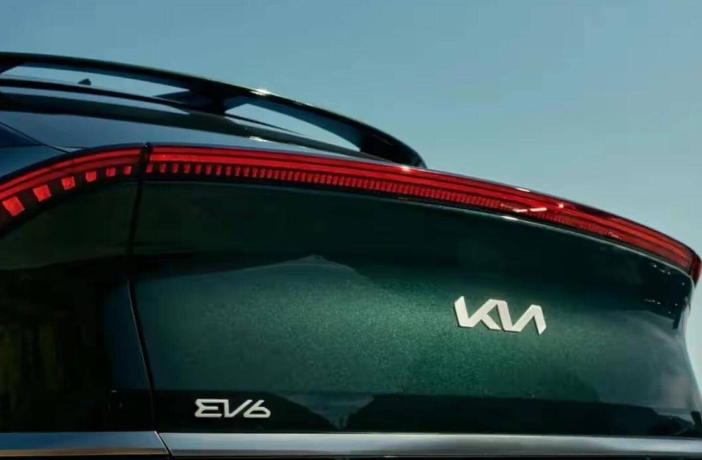 众多黑科技加持，起亚EV6上市首个完整月仅售96台，让人郁闷_搜狐汽车_搜狐网