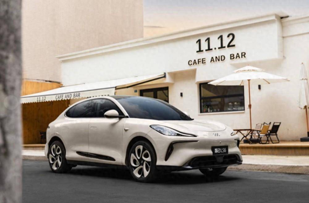 “准900V性能平台”，最快3.48秒破百，智己LS6有多卷？_搜狐汽车_搜狐网