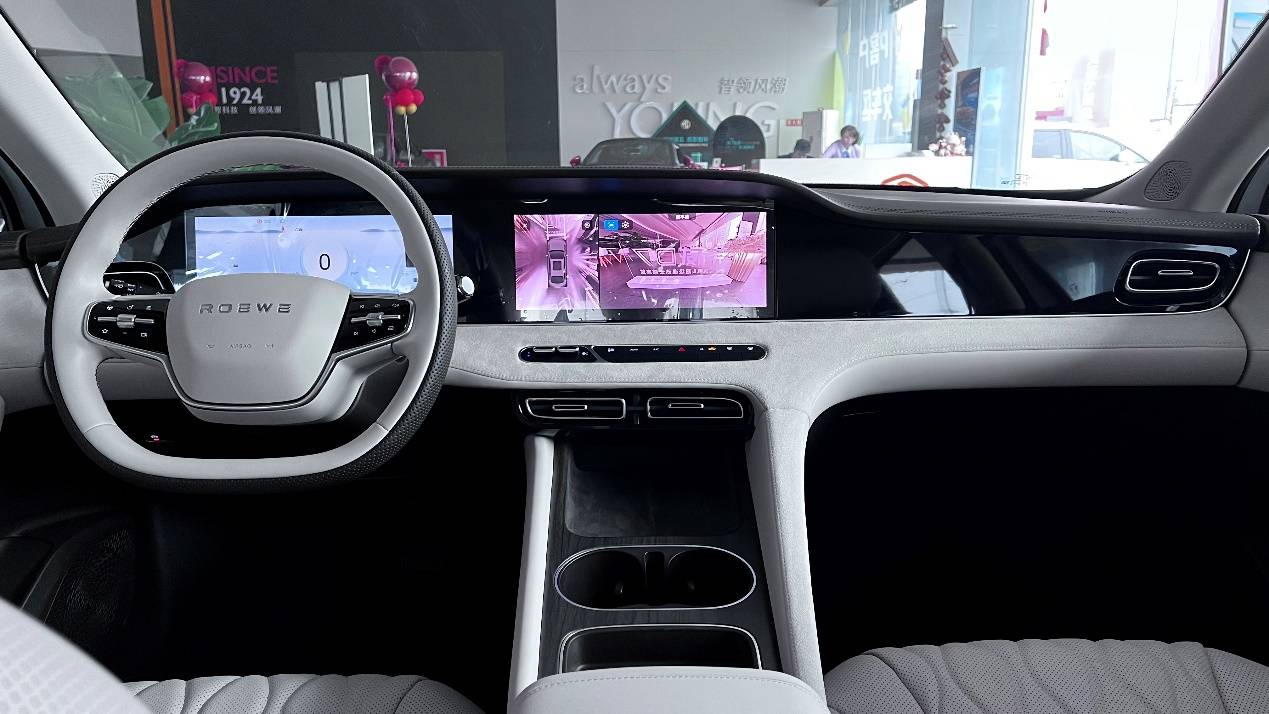 实拍荣威D7 EV，星云纯电平台这三板斧有看头_搜狐汽车_搜狐网