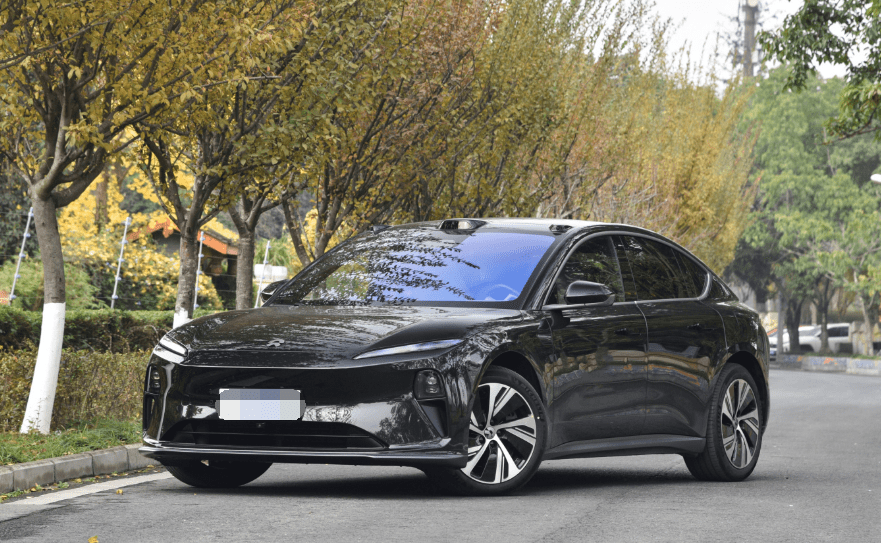 30-40万预算该选谁？阿维塔12还是蔚来ET5_搜狐汽车_搜狐网