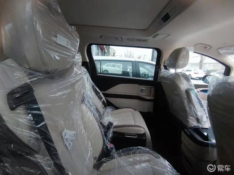 奔腾M9实车到店 红旗HQ9同平台/搭载2.0T发动机_搜狐汽车_搜狐网