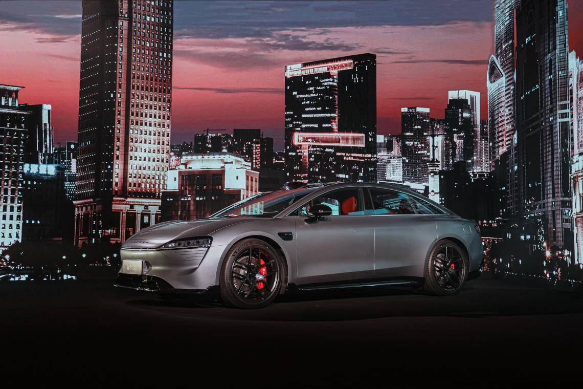 途灵智能底盘、双800V系统多重加持，智界S7开启预售_搜狐汽车_搜狐网