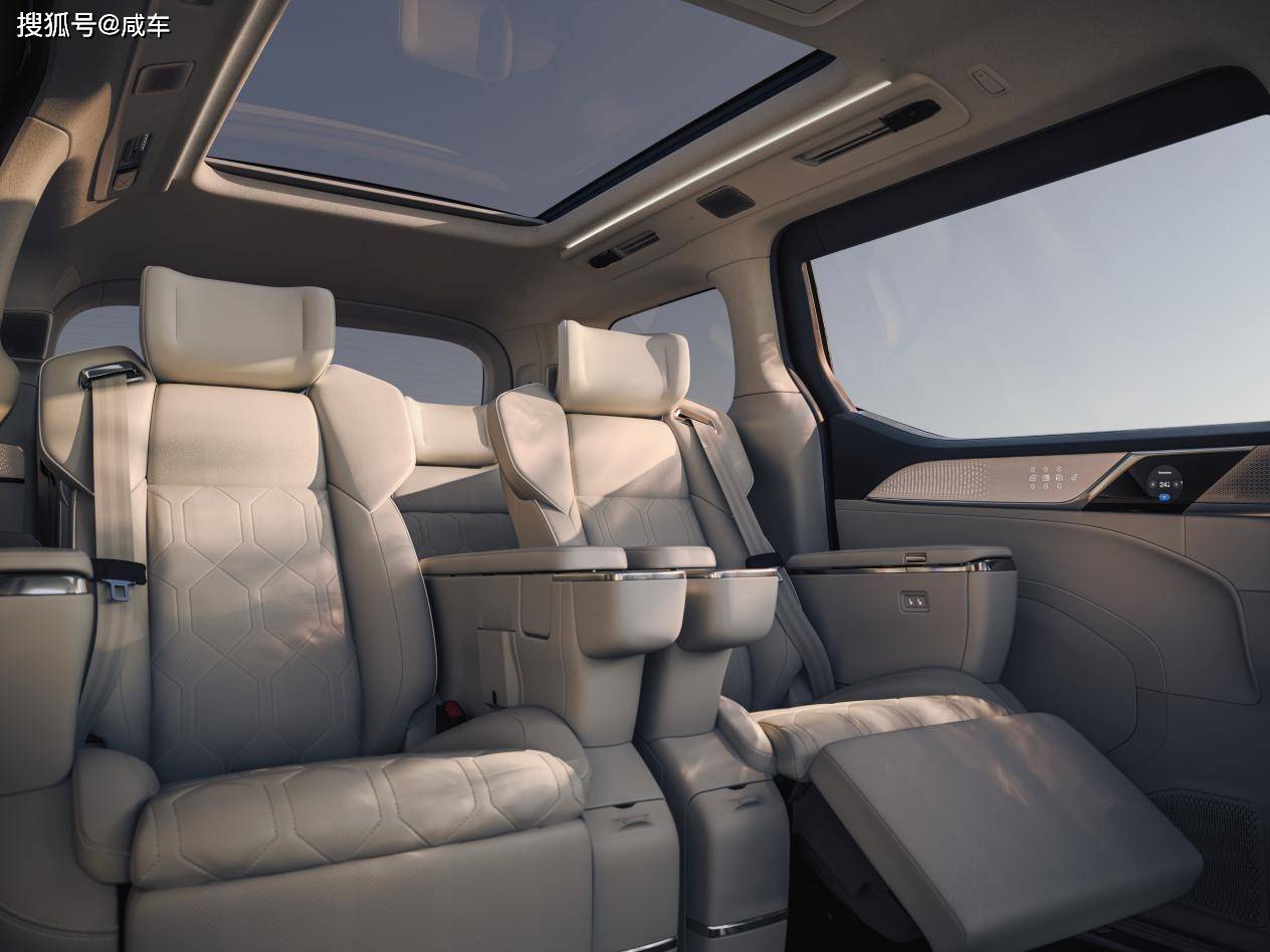 售价81.8万元 沃尔沃首款纯电豪华MPV EM90正式发布_搜狐汽车_搜狐网