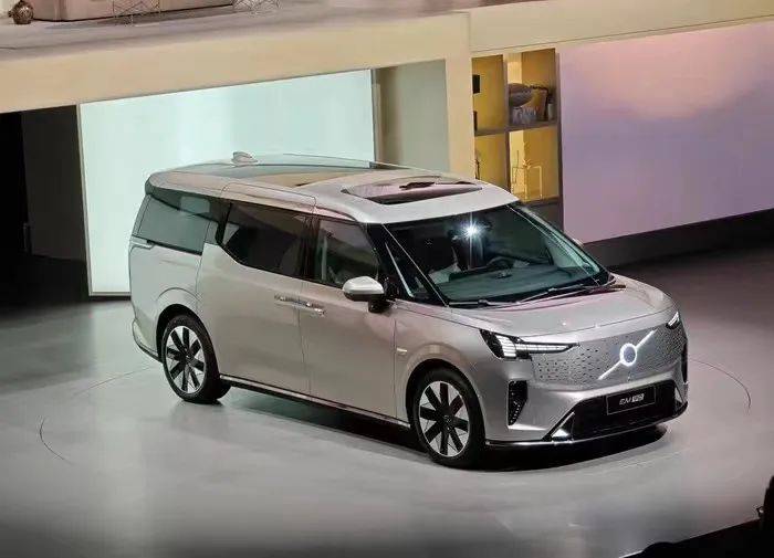 一台顶两台极氪009，沃尔沃EM90值81.8万吗？_搜狐汽车_搜狐网