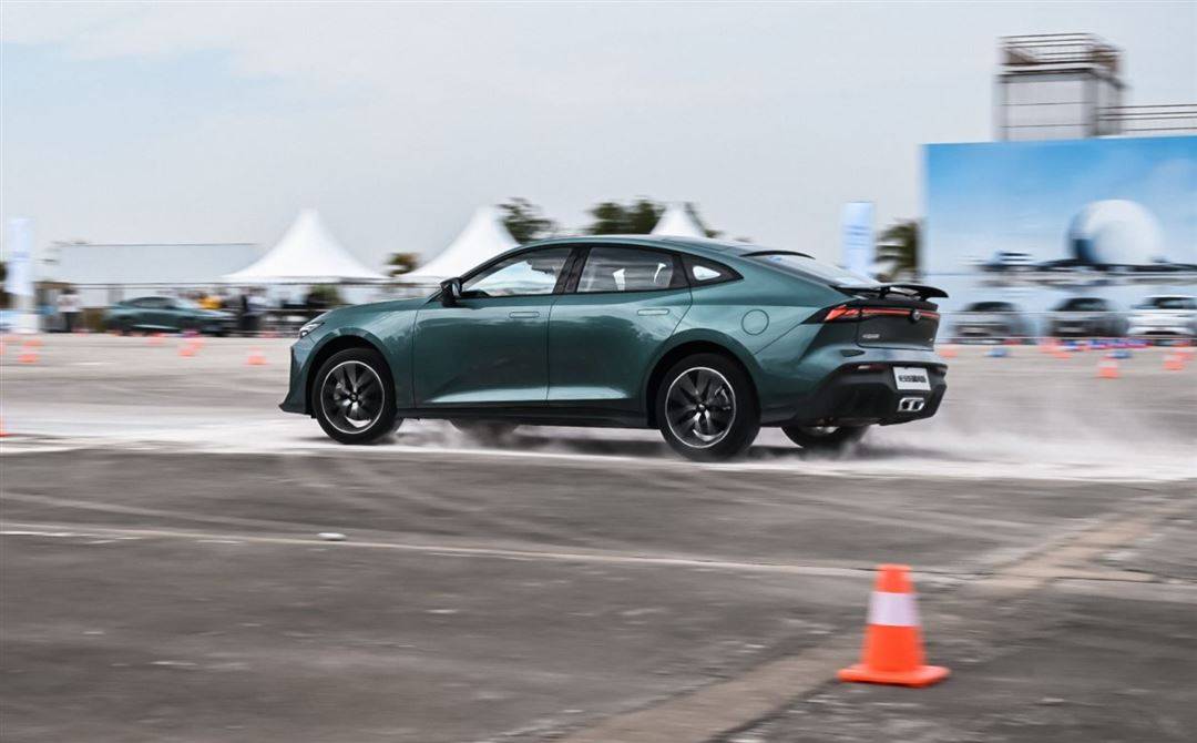 插混还得看长安？试驾：长安启源A06/Q05_搜狐汽车_搜狐网