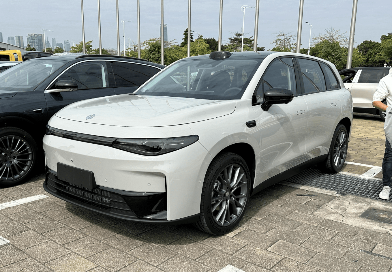 广州车展丨零跑C10实车现身，配激光雷达，或14万起竞争理想L7？_搜狐汽车_搜狐网