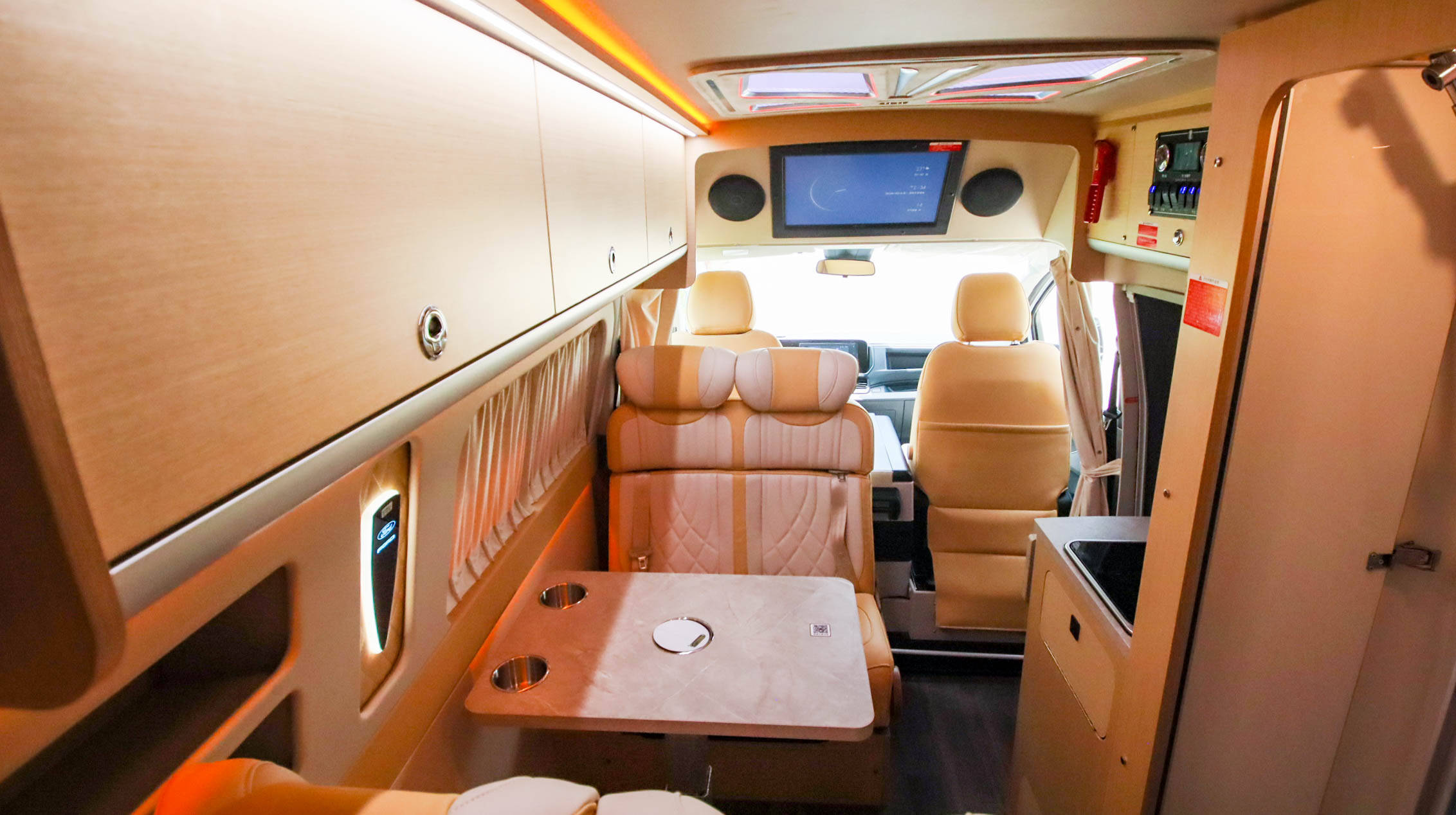 南昌福特V362小房车，经典白都市通勤旅居，趣蜂B610_搜狐汽车_搜狐网