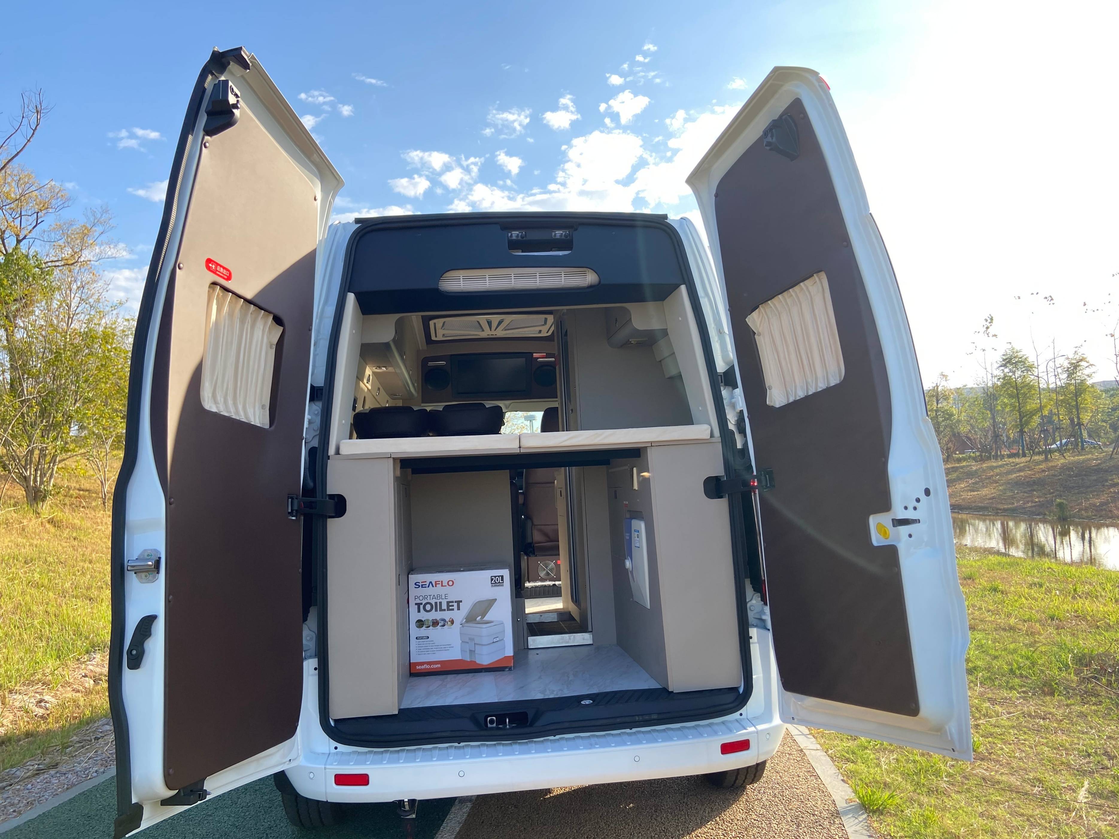 福特V362小房车，夫妻情侣都市通勤长途旅游最佳选择，趣蜂B610_搜狐汽车_搜狐网