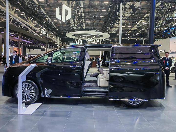 全系标配800V高压系统，家用MPV新秀合创V09亮相_搜狐汽车_搜狐网