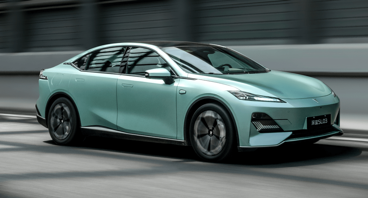 同门对决！18 万纯电轿车，深蓝SL03 还是启源 A07？_搜狐汽车_搜狐网