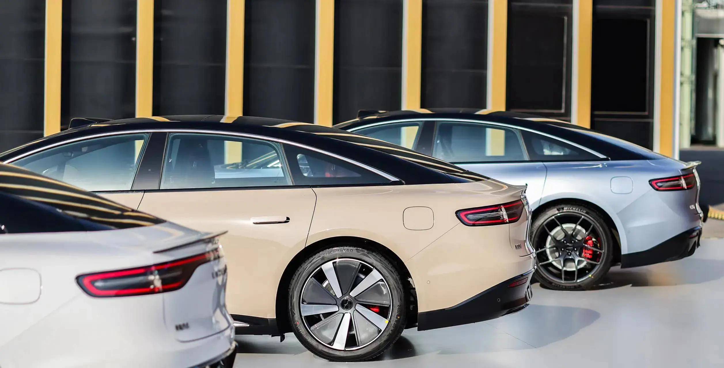 24.98万起，最高续航855km，华为智界S7能捅破天？_搜狐汽车_搜狐网