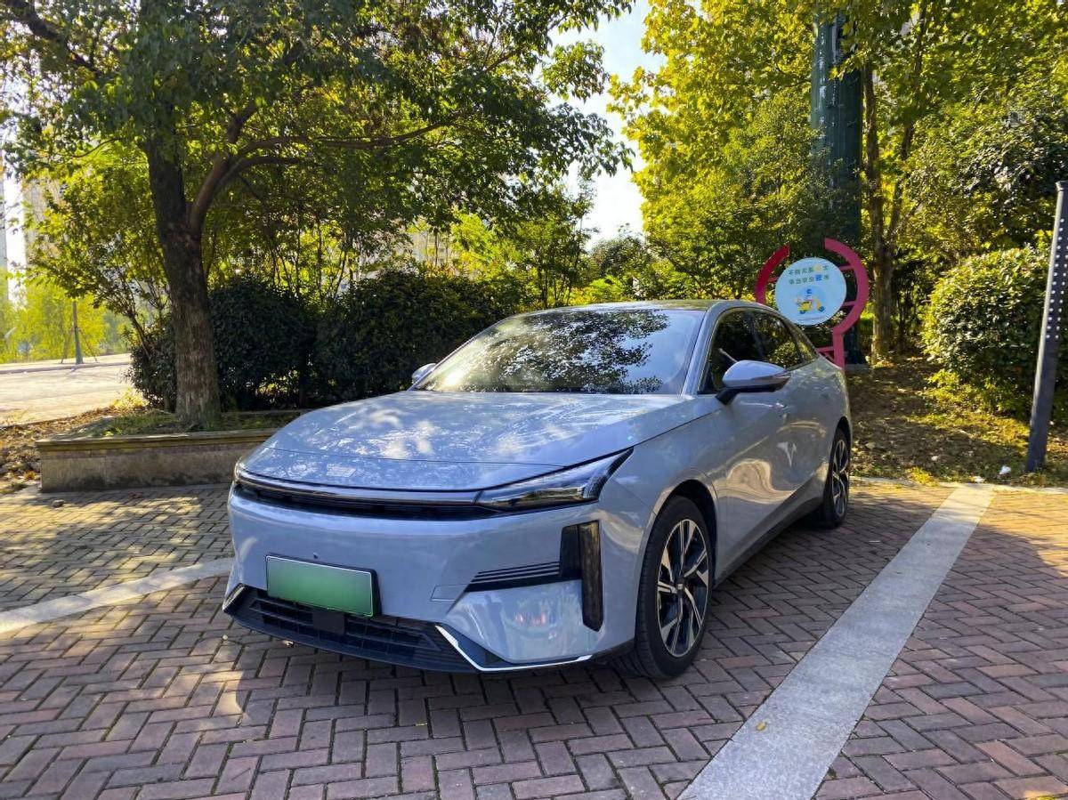 新秀VS老将，银河L6实力碾压比亚迪秦PLUS DMI_搜狐汽车_搜狐网