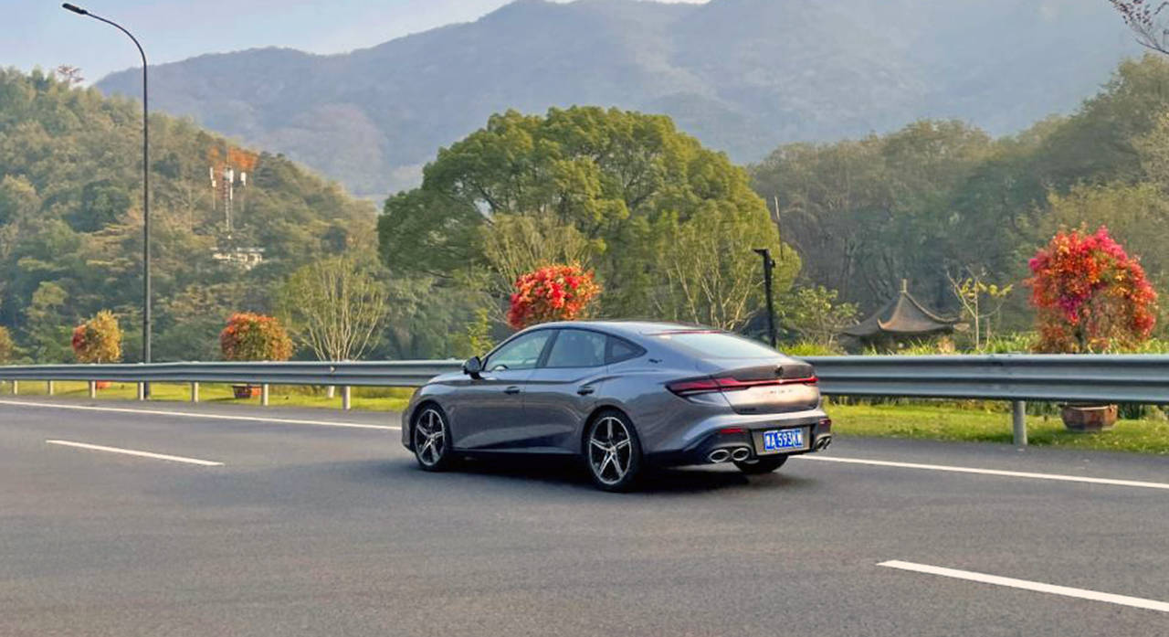 燃油车也智能，体验升级高速NGP之后的MG7_搜狐汽车_搜狐网