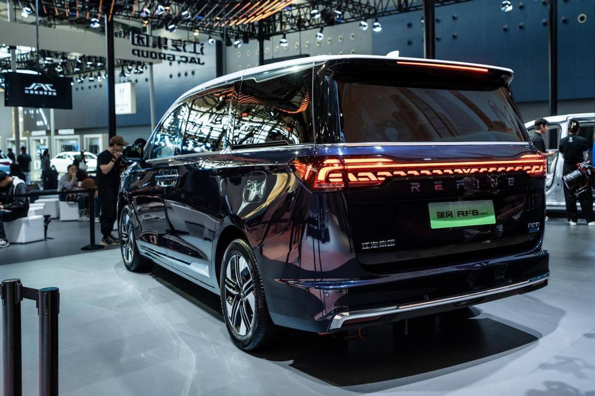 反手掏出一个同级超值，瑞风RF8让E9、D9破防了_搜狐汽车_搜狐网