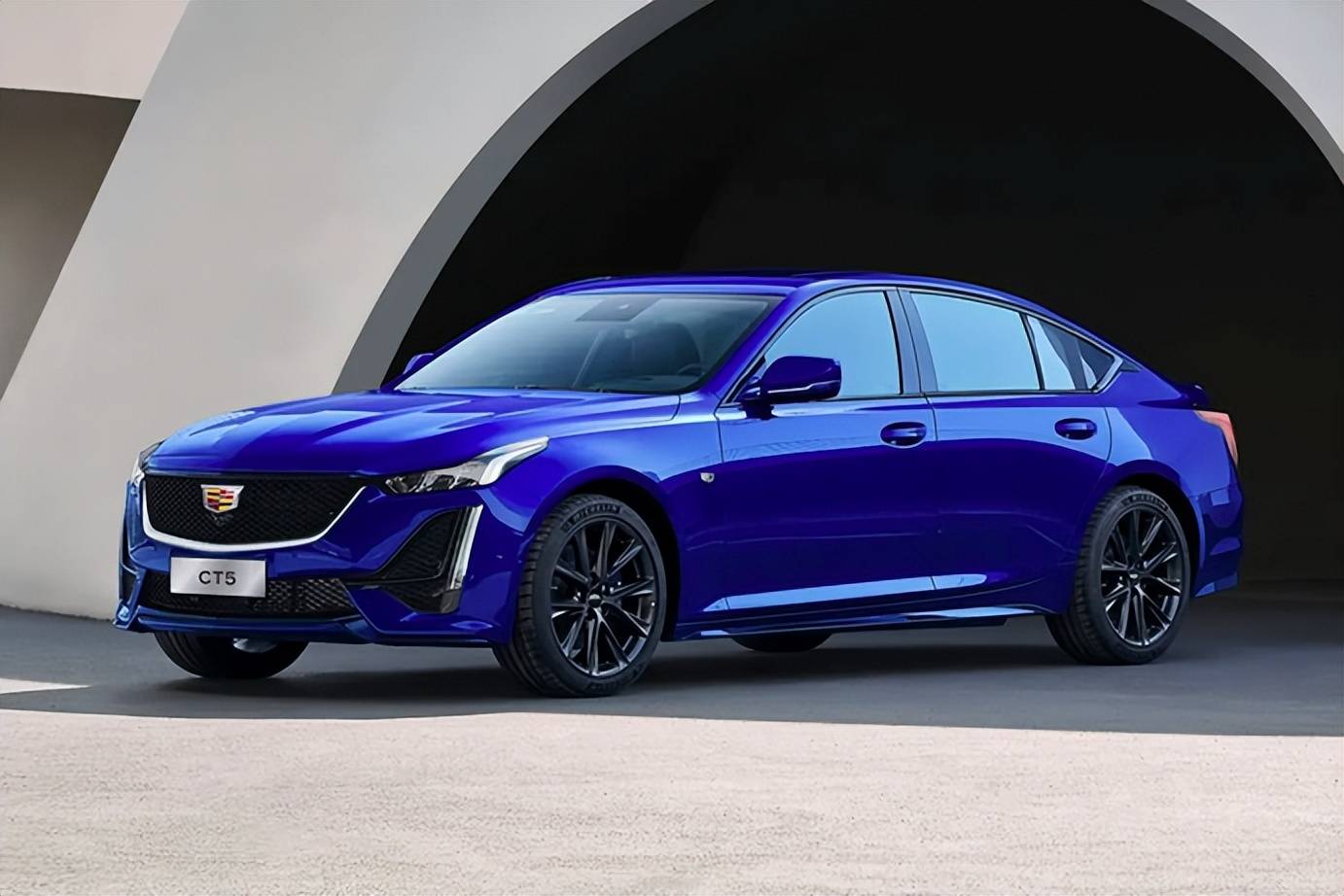 打折活下去！直降9万后，凯迪拉克CT5销量暴涨，雷克萨斯ES不香了_搜狐汽车_搜狐网