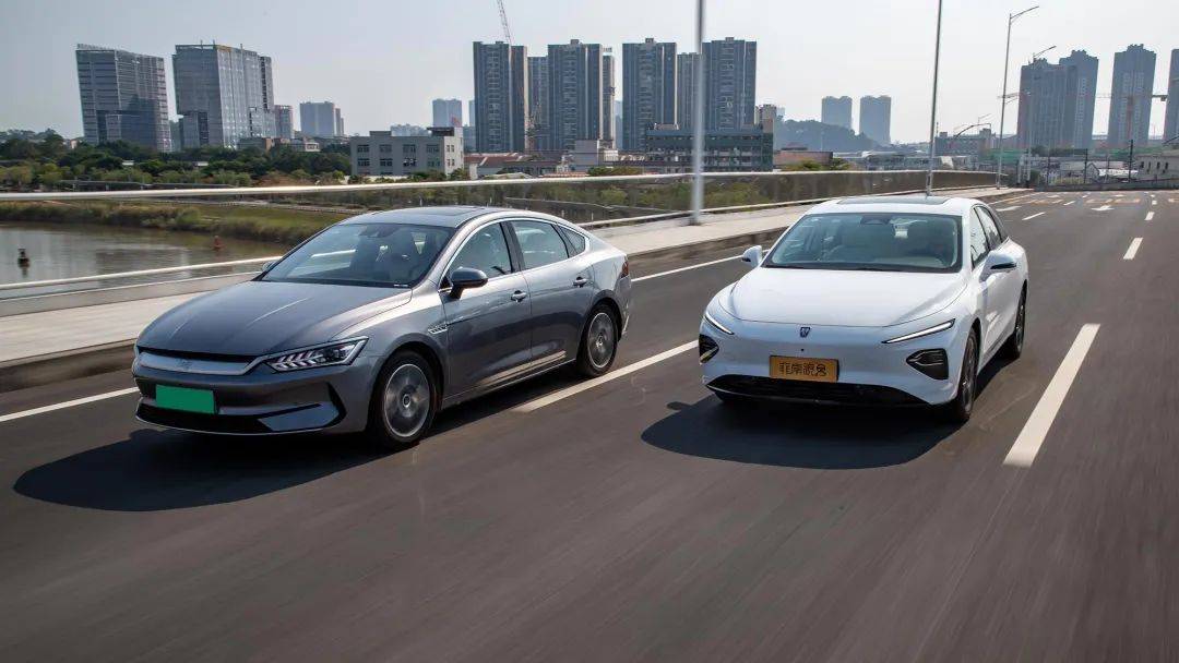 15万纯电家轿，荣威D7和比亚迪秦PLUS EV，谁更值得买？_搜狐汽车_搜狐网