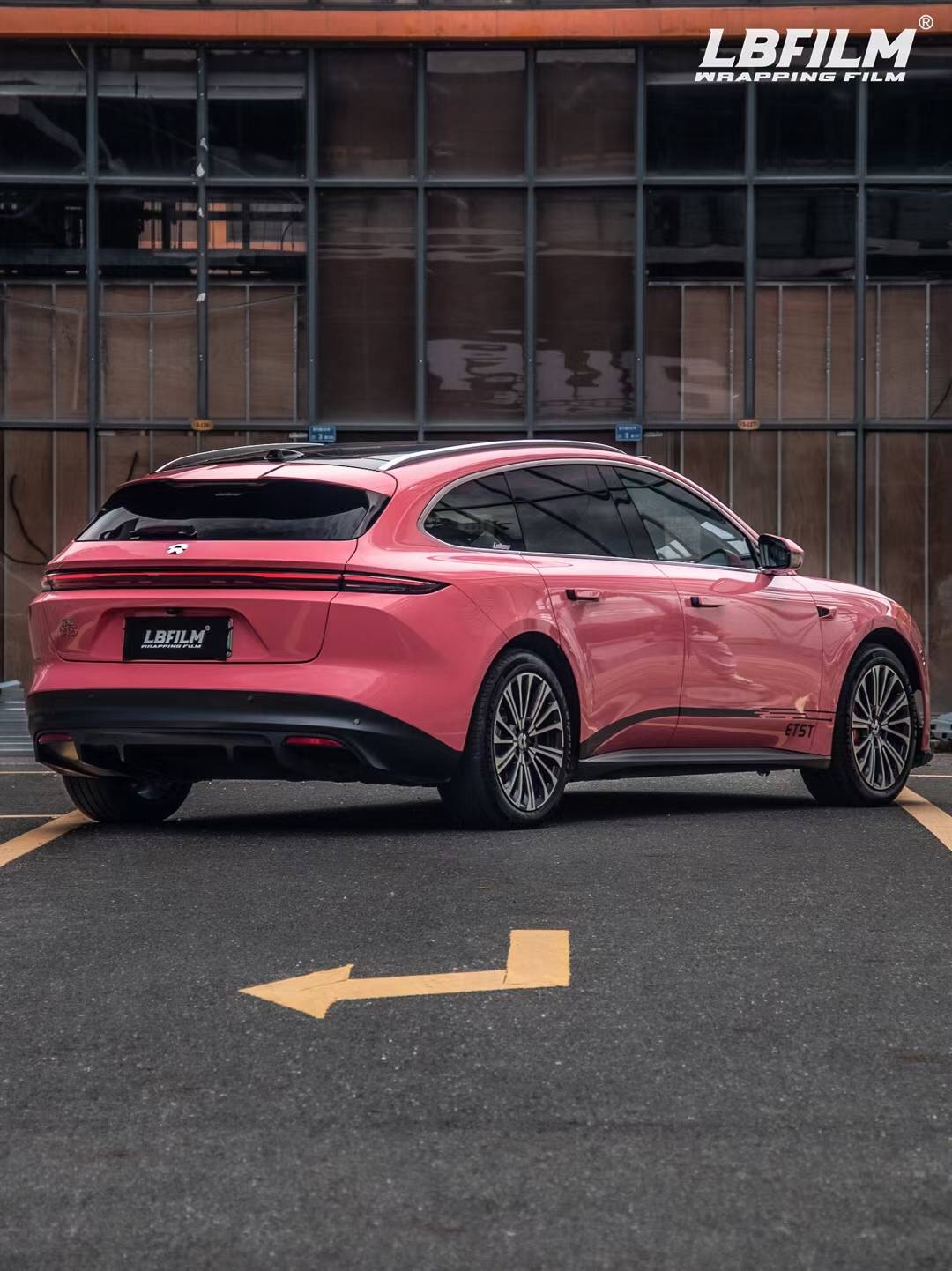 蔚来ET5-LB改色膜超亮豆沙红，太治愈了吧_搜狐汽车_搜狐网