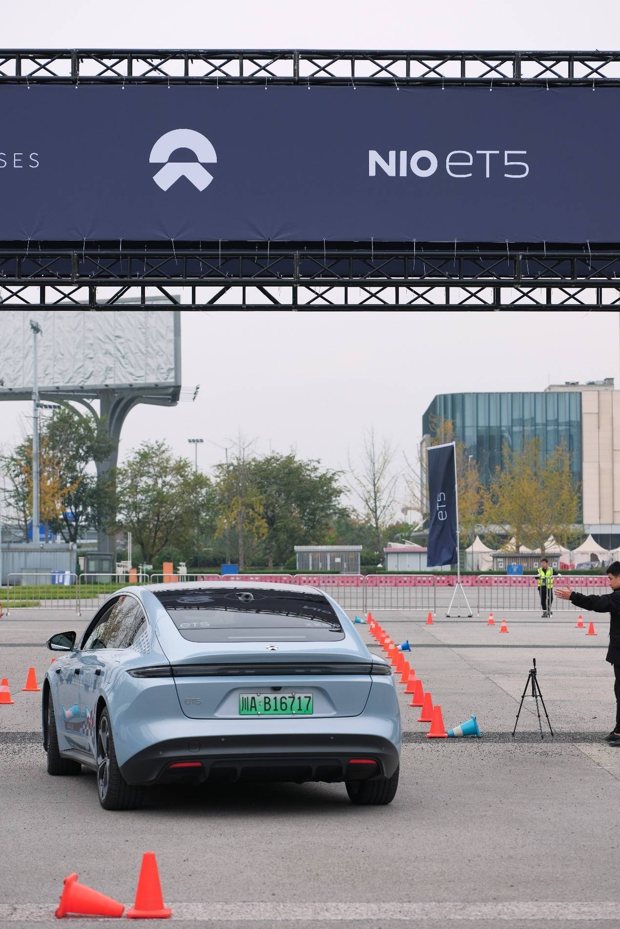 全方位体验来电魅力 这是蔚来ET5的专属赛道电音节_搜狐汽车_搜狐网