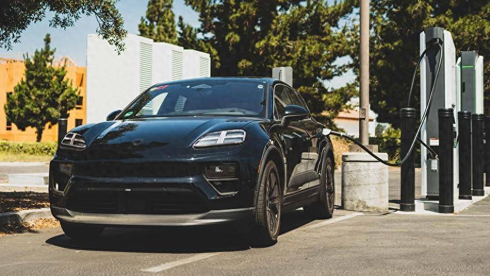 4秒内破百，续航还能破700km？纯电Macan更像保时捷_搜狐汽车_搜狐网