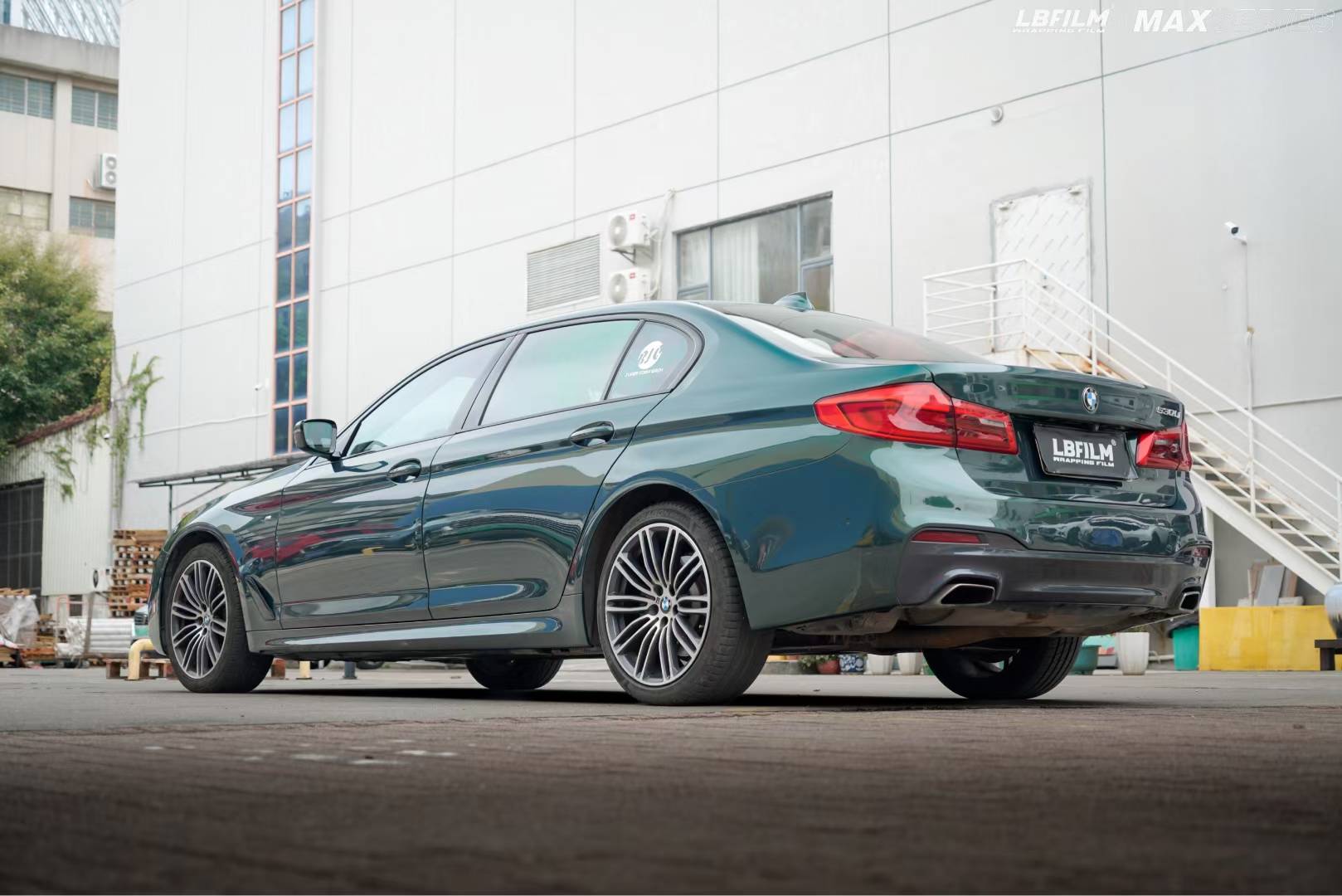 宝马530Li -LB改色膜原厂漆哥特蓝绿，源于北欧小岛的自然颜色_搜狐汽车_搜狐网