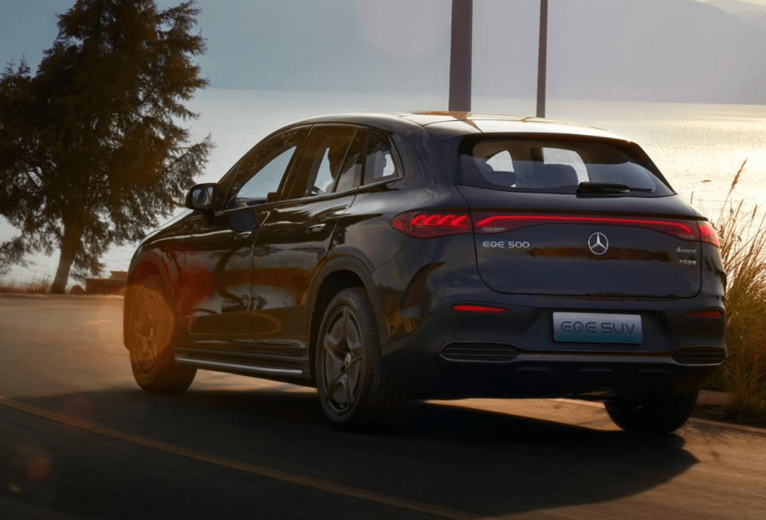 新款奔驰EQE SUV上市 增加5G模块 48.6万元起售_搜狐汽车_搜狐网