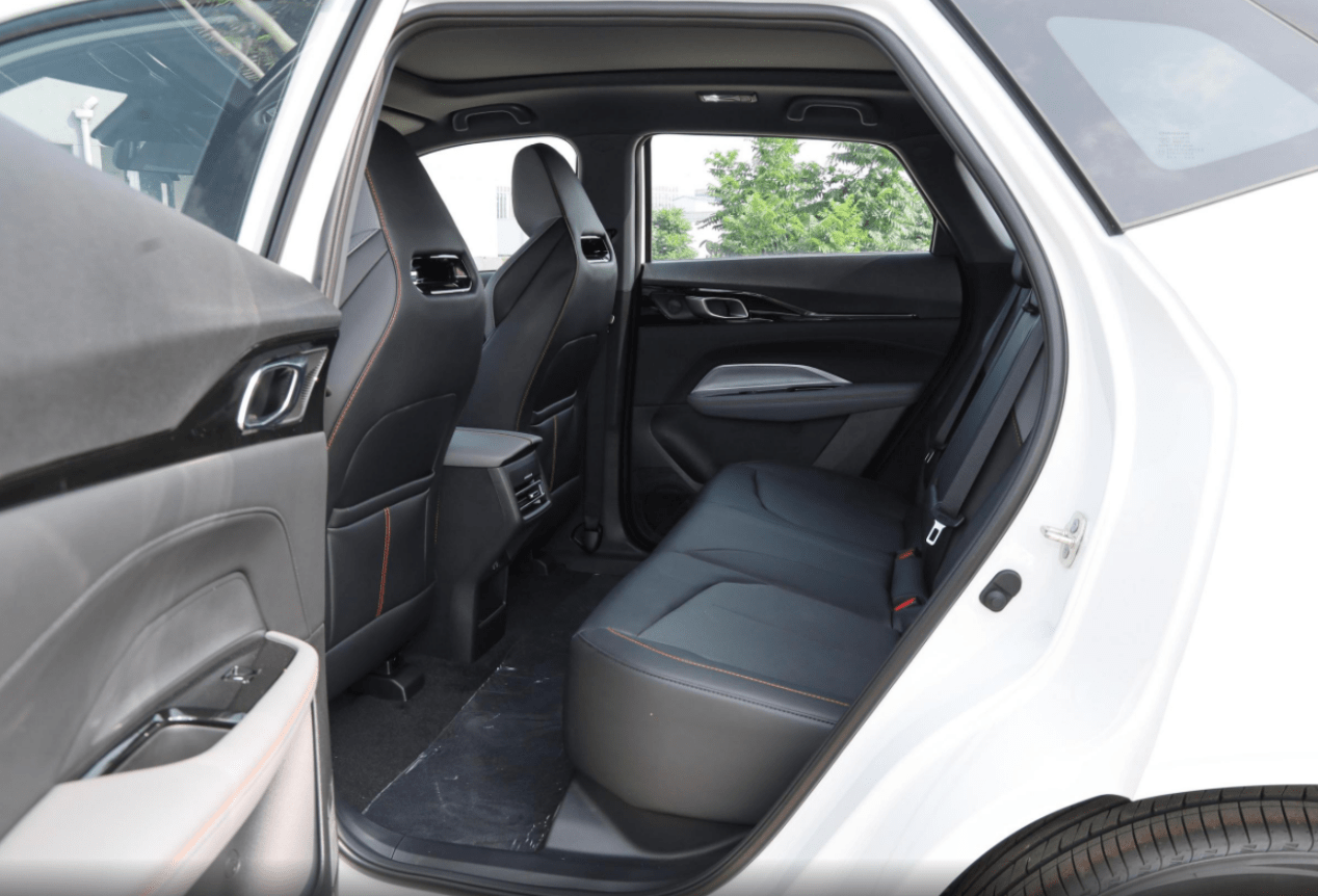 中型插混SUV蓝电E5只需9.98万元；这性价比让欧尚Z6 iDD望尘莫及！_搜狐汽车_搜狐网