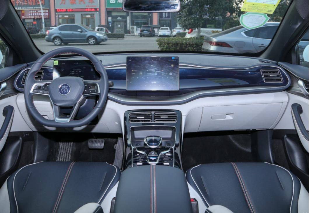 秦PLUS DM-i、深蓝SL03恐被抛弃，家轿新秀吉利银河L6称王_搜狐汽车_搜狐网